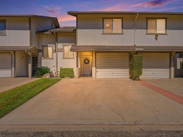 2023 E Laura Ave, Visalia, CA 93292
