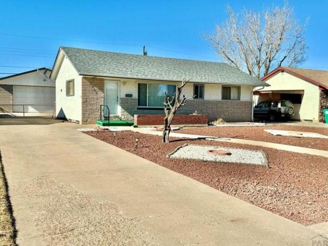 2023 Hollywood Dr, Pueblo, CO 81005