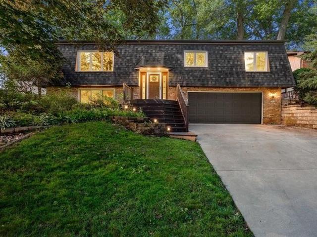 2023 Sandalwood Dr NE, Cedar Rapids, IA 52402