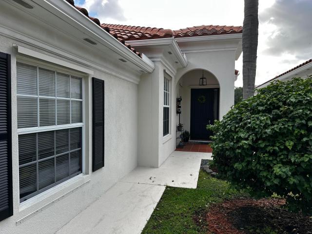 2023 Valencia Dr, Delray Beach, FL 33445 | MLS #B26013
