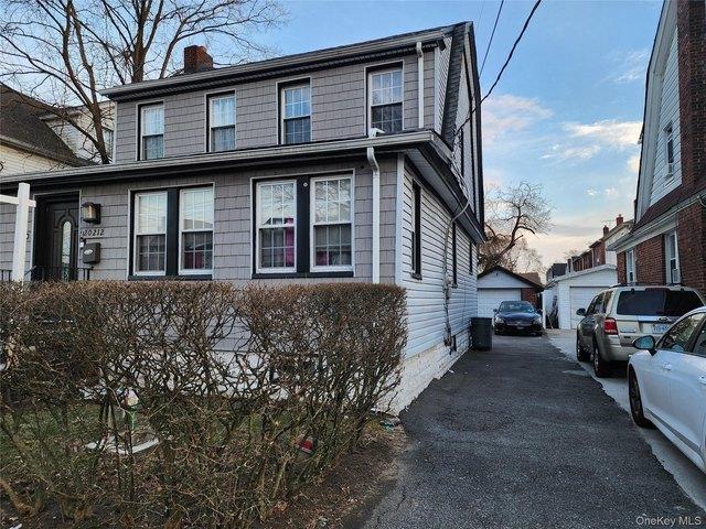 202 12 th Ave, Hollis, NY 11423