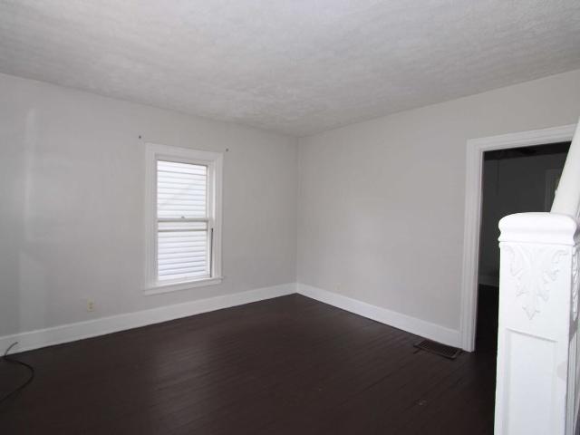 202 204 Harrison Street Middletown OH 45042 2 Bedroom Apartment for Rent at 202 Harrison St, Middletown, OH 45042