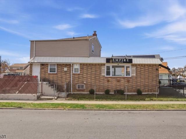 202 22Nd Ave