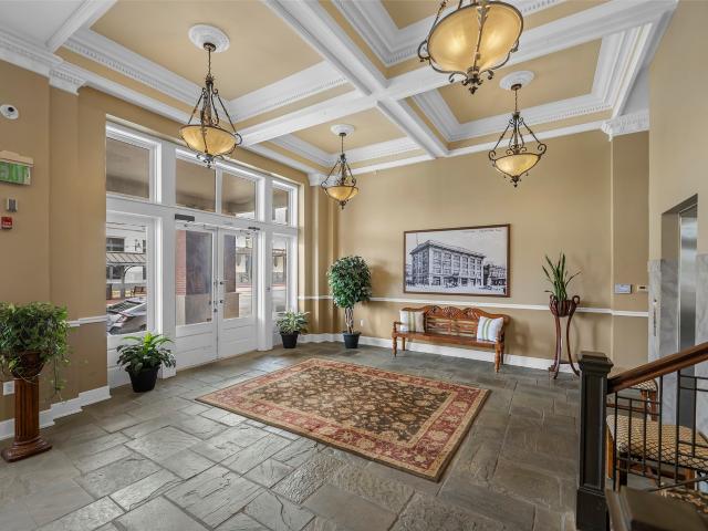 202 25th Street 406