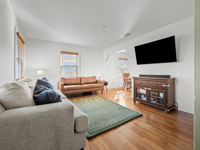 202 2nd Ave