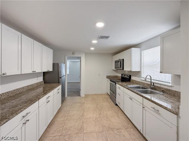 202 2nd St, Unit L, Fort Myers, FL 33907 | MLS #2026011 | Compass