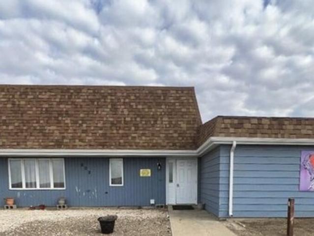 202 2nd St W, Reeder, ND 58649