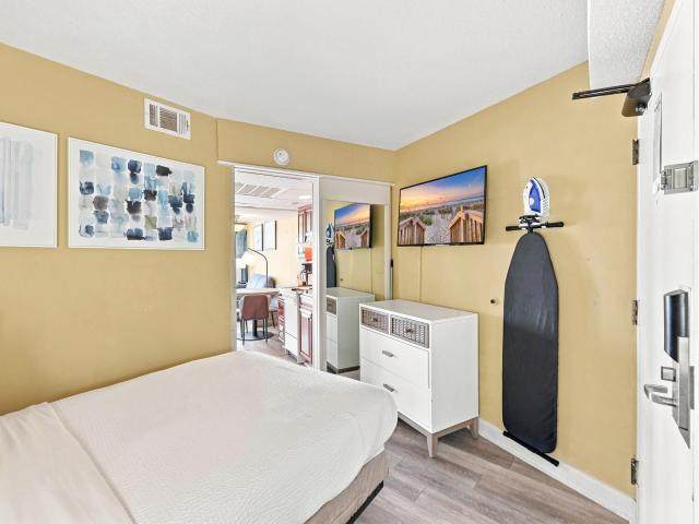 202 70th Ave. N 502