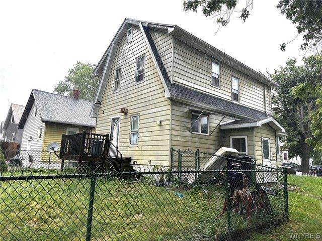 202 74th St, Niagara Falls, NY 14304