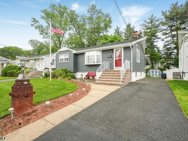 202 Colonial Ave