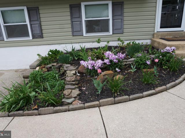 202 Coral Reef Dr, Newark, DE 19713 | MLS #DENC2101 | Compass