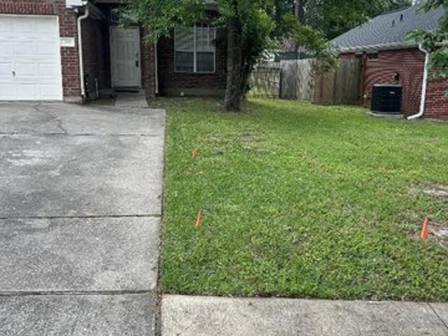 202 Canterbury Dr, Conroe, TX 77303