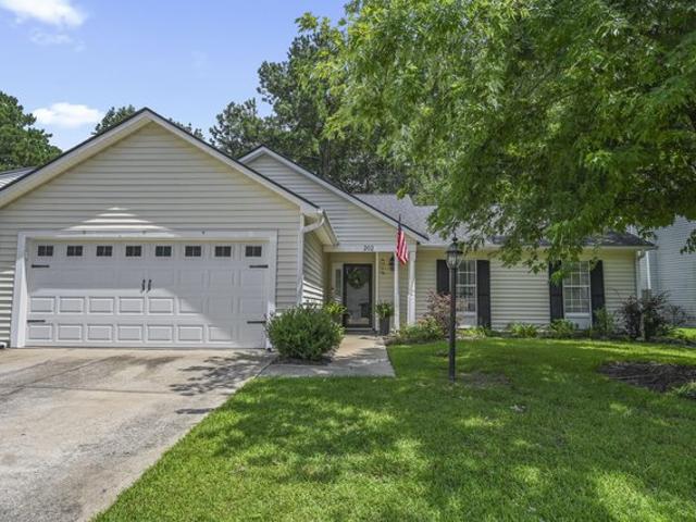 202 Challis Ct, Goose Creek, SC 29445