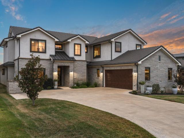 202 Clearwater Dr
