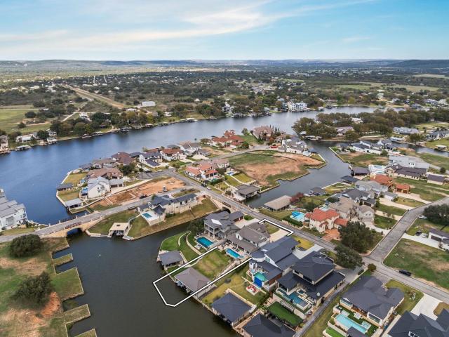 202 Clearwater Drive, Kingsland, US, TX