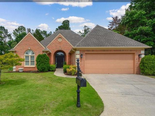 202 Crest Lake Dr, Hoover, AL 35244