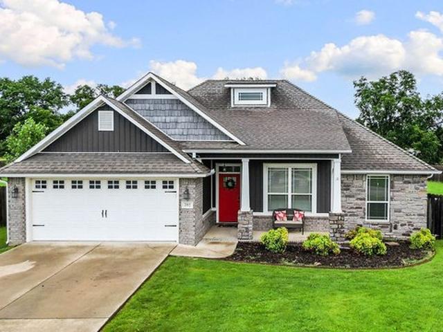 202 Adams St, Pea Ridge, AR 72751
