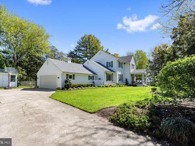 202 Arbor Court E