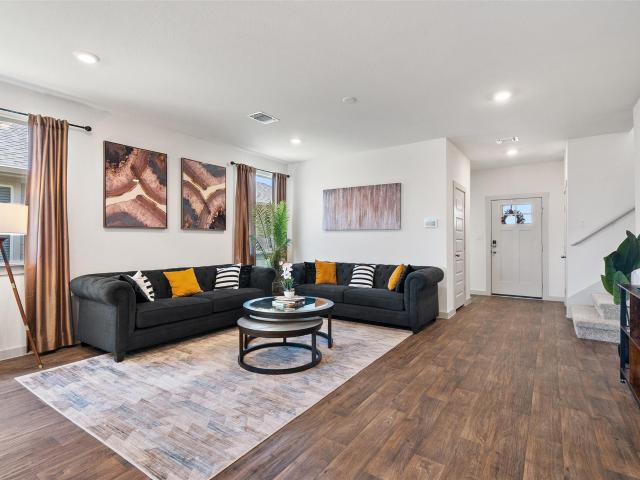 202 Barton Creek Ln
