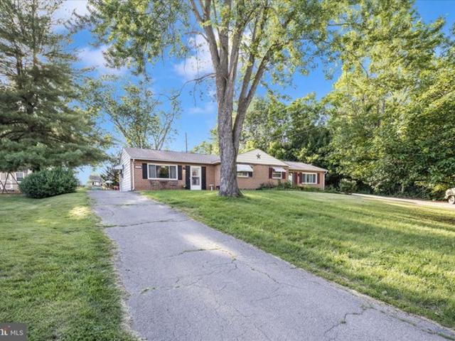 202 Bethlehem Ct, Hagerstown, MD 21740