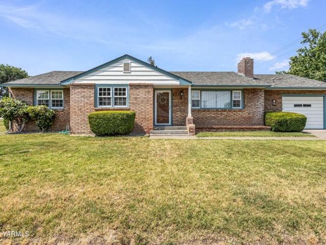 202 Bel Air Dr, Yakima, WA 98908