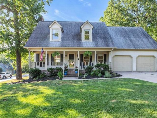 202 Bright Water Ln, Greenville, SC 29609