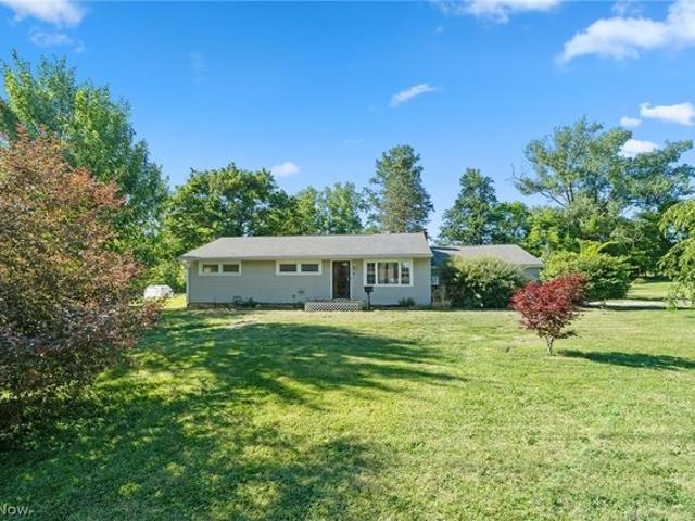 202 Grandview Dr, Lodi, OH 44254