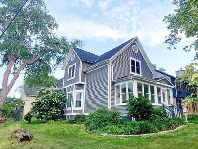 202 Grand Ave, Hartford, WI 53027