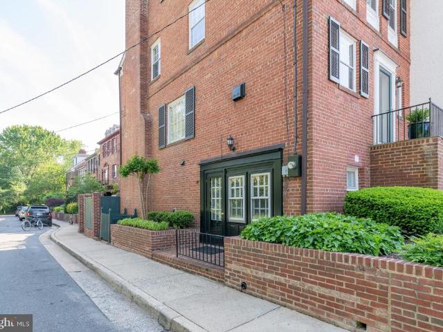 202 Green Street