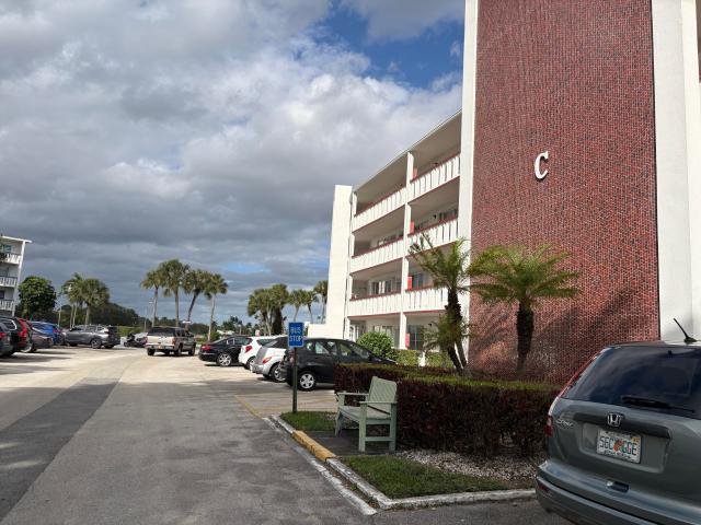 202 Greenbrier C, West Palm Beach, FL 33417 | MLS #R11149 | Compass
