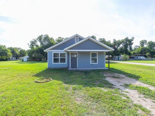 202 Greenmeadow Ln, Clyde, TX 79510