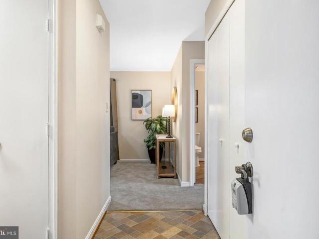 202 Grosvenor Lane # 73