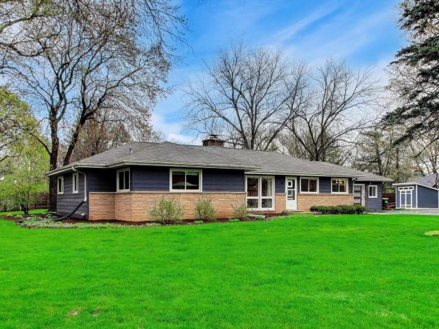 202 Grove Pl, Prospect Heights, IL 60070 | MLS #12619 | Compass