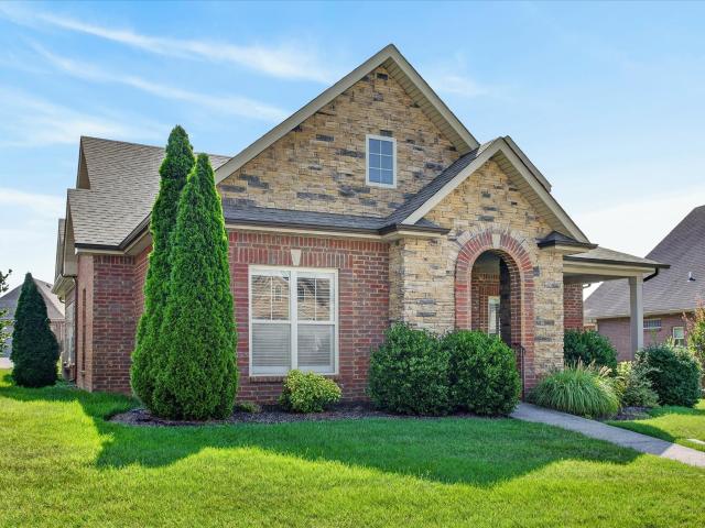 202 Dorchester Cir