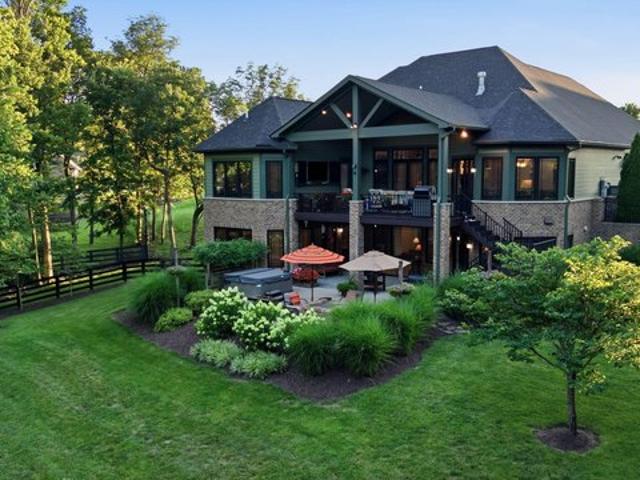 202 Deerfield Cir, Nicholasville, KY 40356