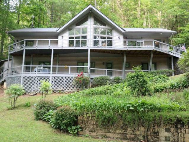 202 Dixon Ln, Clayton, GA 30525