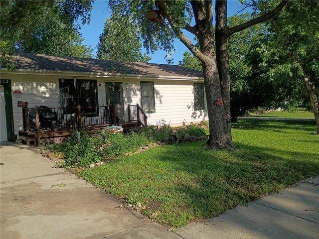202 E 4th St, Edgerton, KS 66021