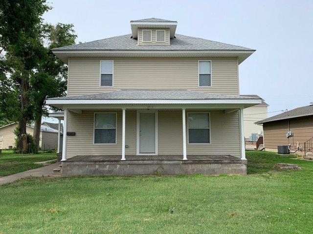 202 E 5th St, Hays, KS 67601