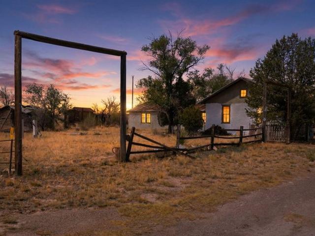 202 E 6th St, Willard, NM 87063