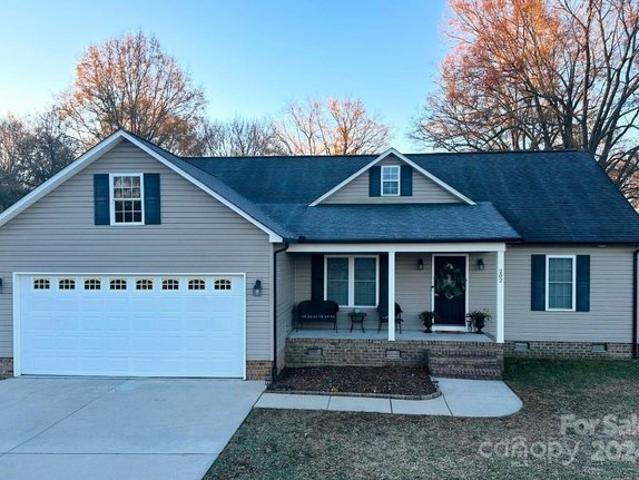 202 E 27th St, Kannapolis, NC 28083