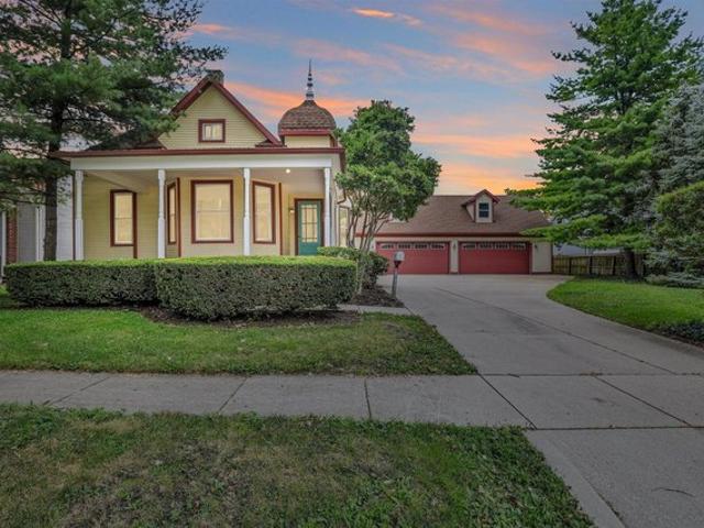 202 E Daggy St, Tuscola, IL 61953