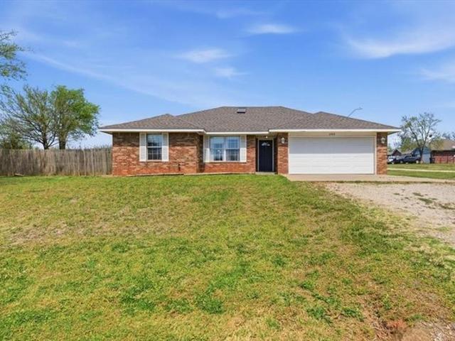 202 E Earl St, Wanette, OK 74878