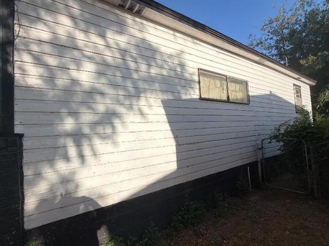 202 E Elder Avenue