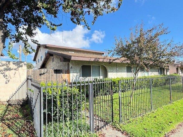 202 E Jackson St, Rialto, CA 92376