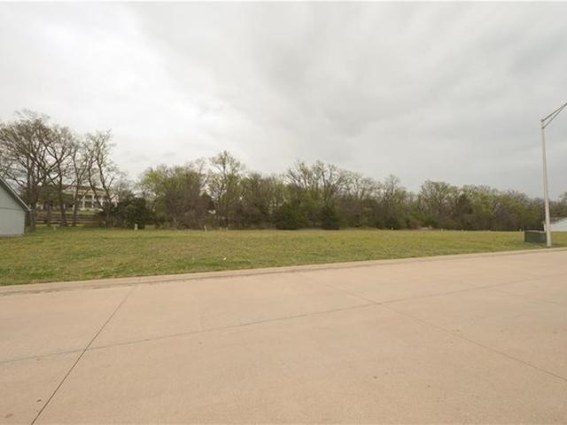 202 E John St, Coffeyville, KS 67337