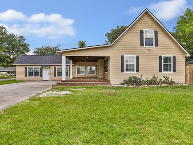 202 E Kay St, Dayton, TX 77535