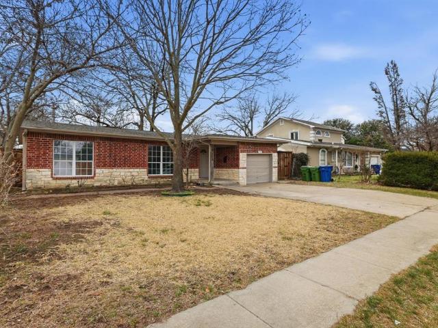 202 E Linda Drive