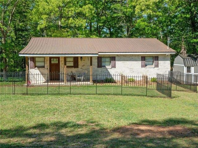 202 Forest Cir, Hartwell, GA 30643