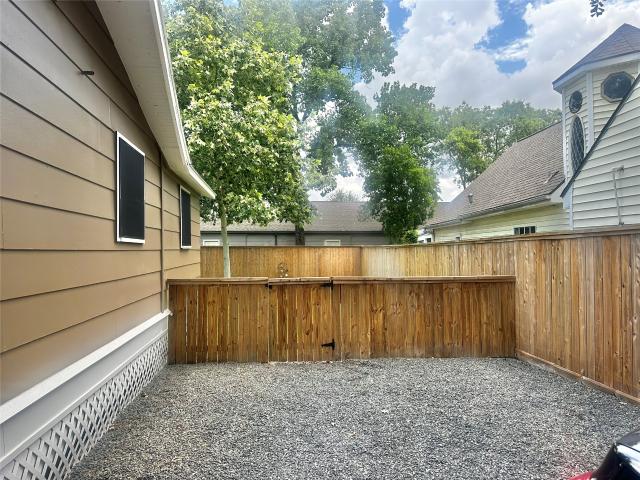 202 Fannin Street