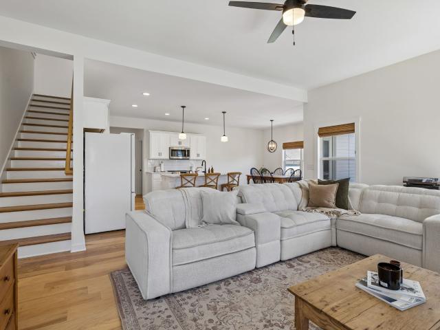 202 Finch Dr